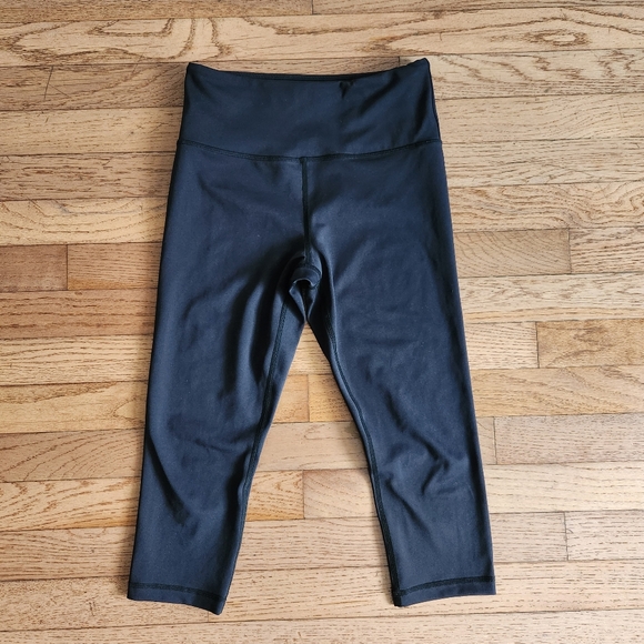 ZYIA | Pants & Jumpsuits | Zyia Active Capri Leggings Size 4 | Poshmark